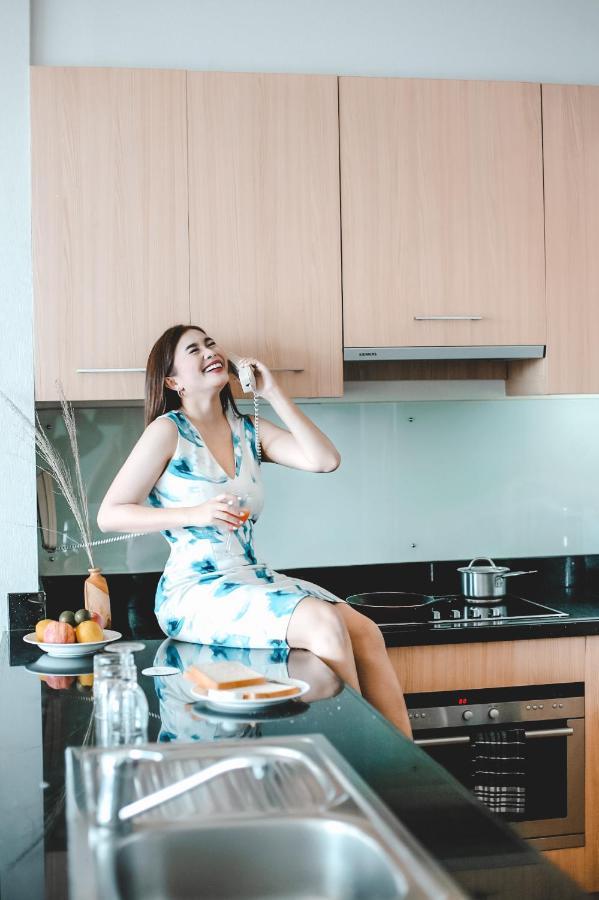THE MAYFLOWER JAKARTA - MARRIOTT EXECUTIVE APARTMENTS